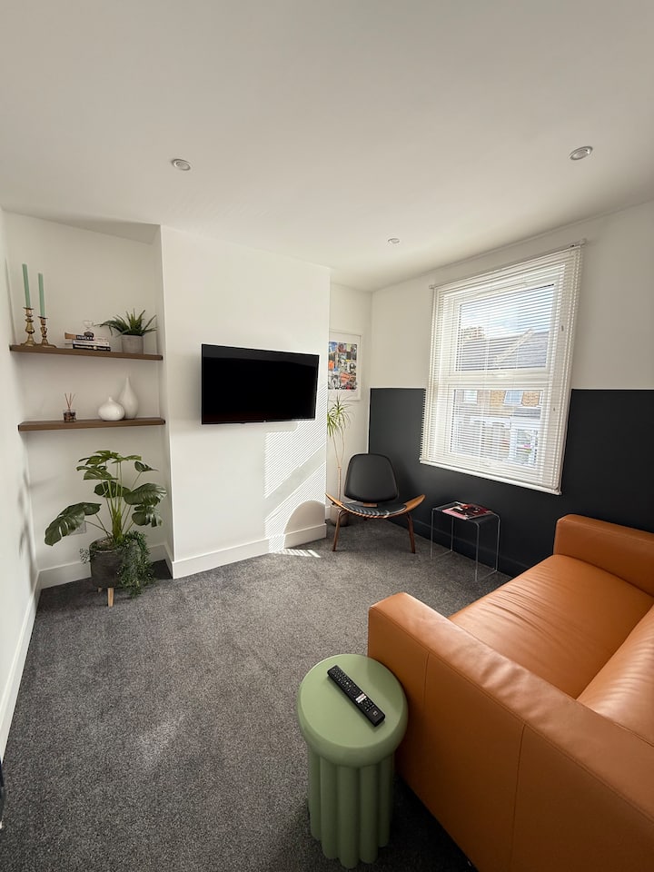 The Style Haven, 1 Bed + Parking - Croydon, UK