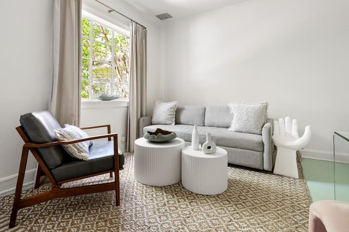 *New* Stylish Downtown 1br • 30day • Extended Stay - Charleston, SC
