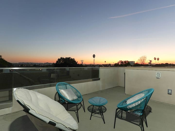 Bright New Renovated 2br/2ba Home Free Parking - Alhambra, CA
