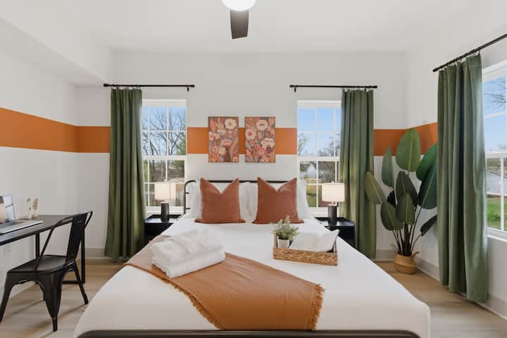 Downtown Loft + Patio + Rooftop - W/d + Wifi - Murfreesboro, TN