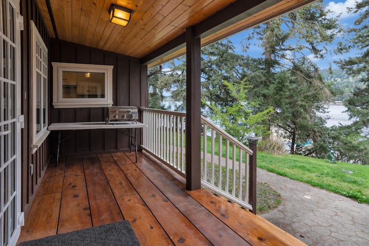 Beachfront Paradise - Private Suite Steps To Ocean - Ladysmith