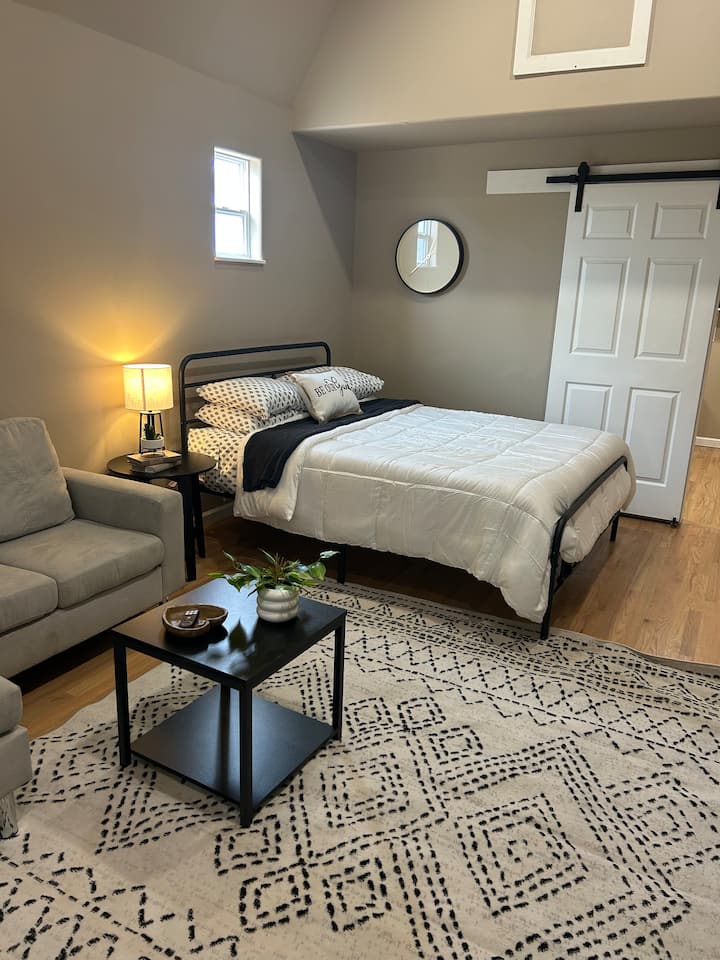 The Rustic Escape | Peaceful Tiny Home In Abilene - Abilene, TX