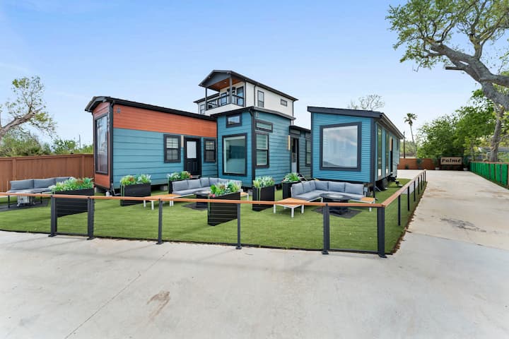 Tiny House On Galveston Bay | Pier + Bay Views - Kemah, TX
