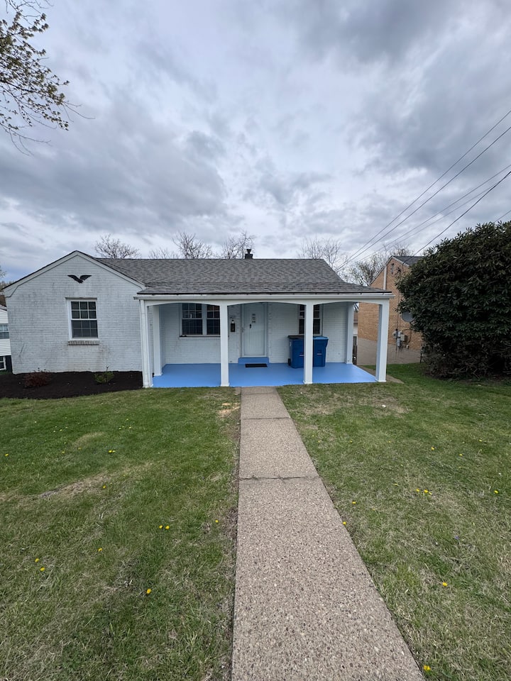 Cozy Modern Stay | Sleeps 9” - Monroeville, PA