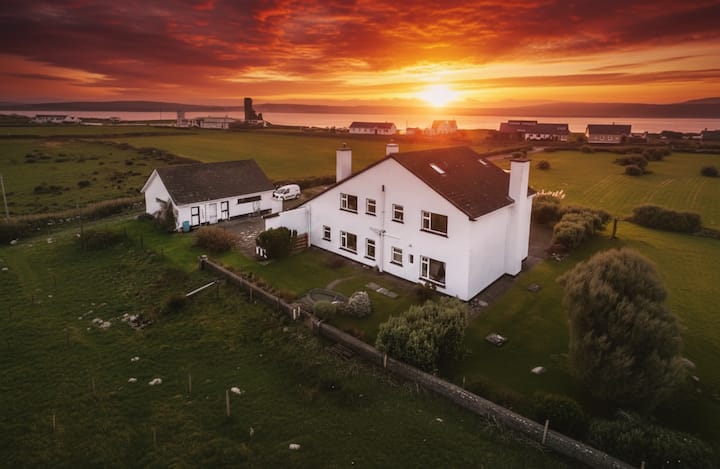 Sleeps 17 | Dogs Stay Free | Newly Renovated - Lahinch