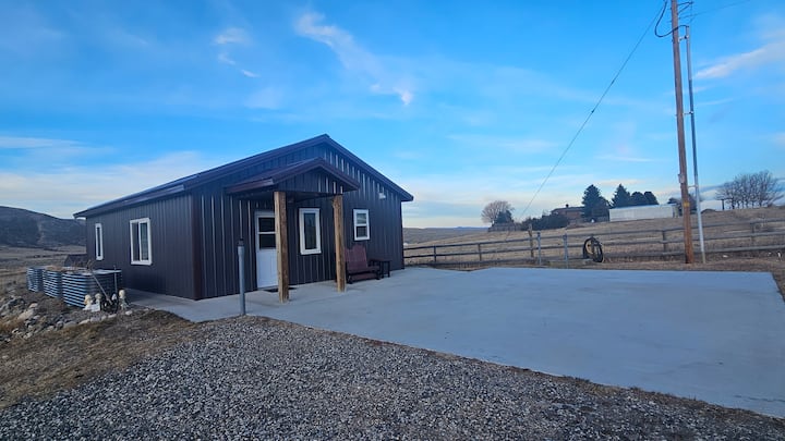 Mountain Crest Cabin - Cozy Lodging, Close To Cody - Cody, WY