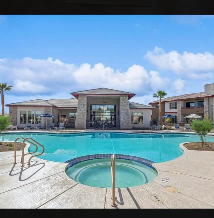 Quiet, Safe And Decorated With Taste! - Peoria, AZ