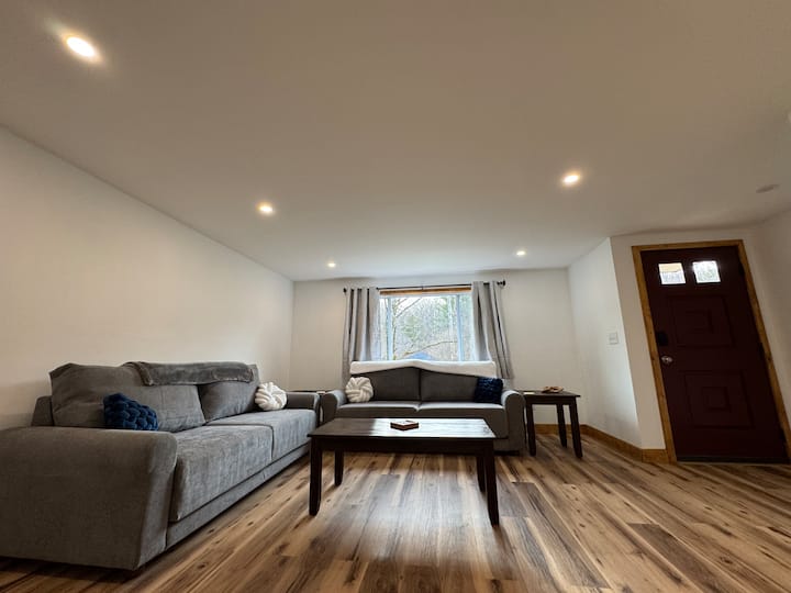 Earlton Hideaway, Spacious Home & Outdoor Firepit - Catskill, NY