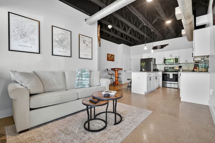 5 Min To Bna Airport · Free Parking · Sleeps 4 - Nashville, TN