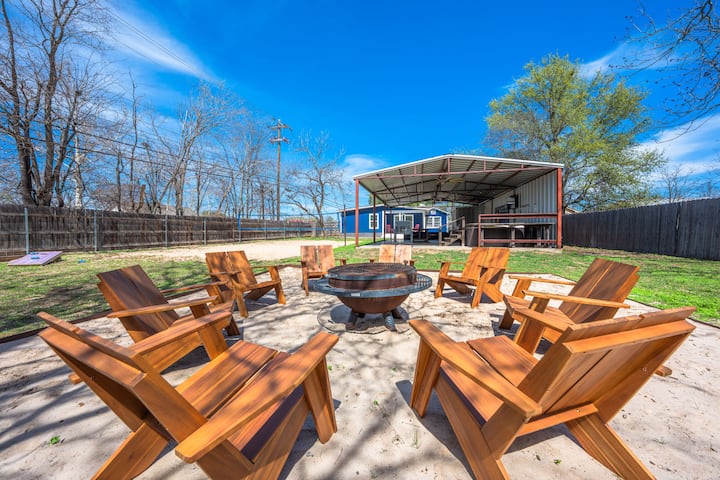 Hackberry Retreat: Hot Tub & Fire Pit - Fredericksburg, TX