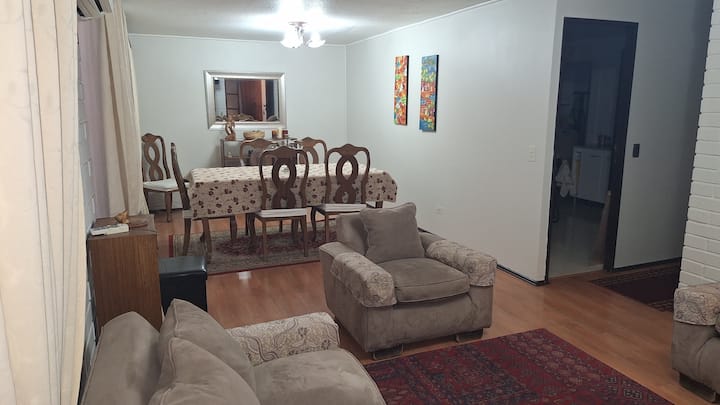 Casa Cómoda Y Acogedora En Barrio Residencial - Los Andes