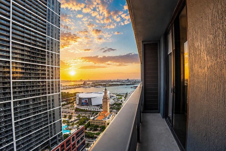 Luxury Downtown Miami Condo For 5 - Miami