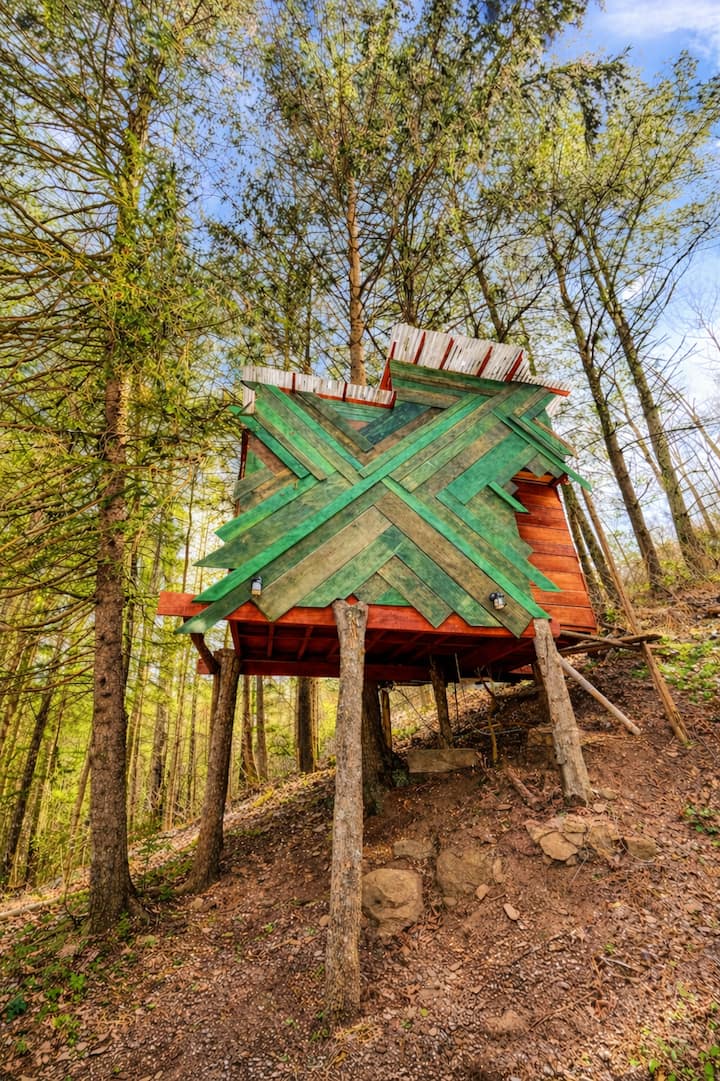 Enchanted Forest Treehouse - Sherwood Lake, New Milton