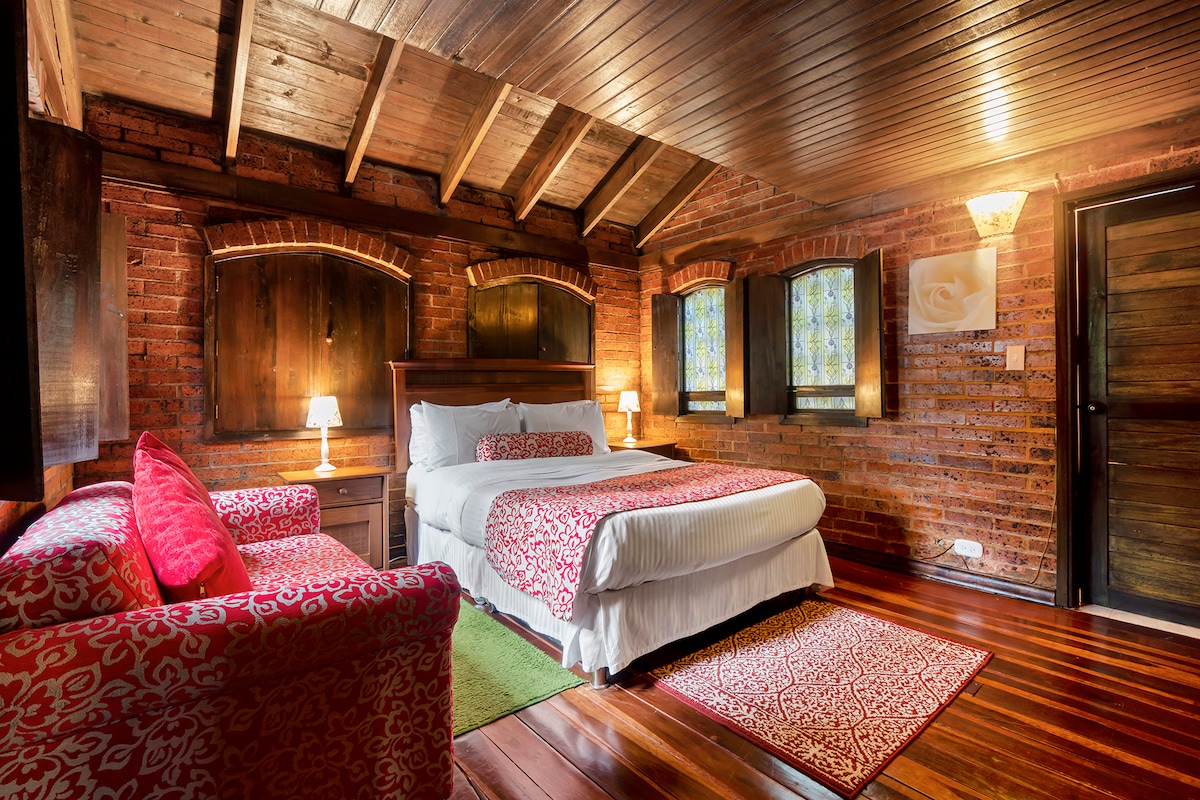 Rosas Room – Fireplace – Estación Primavera Hotel – Sisga - Hotels for ...