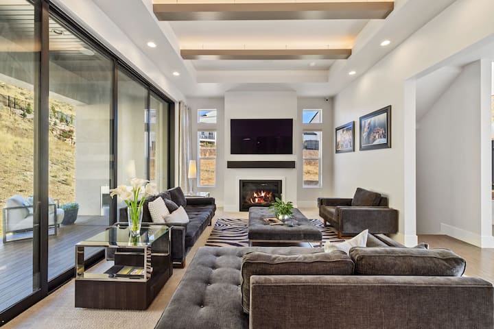 Luxury 7br Home | Theater | Near Outlets & Dining - Lehi, UT