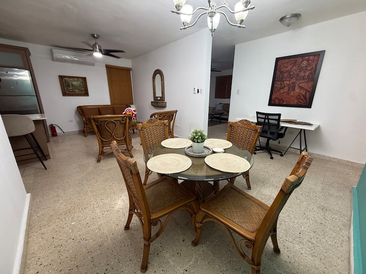 Home Private Upstairs Walkable To Downtown - Lares