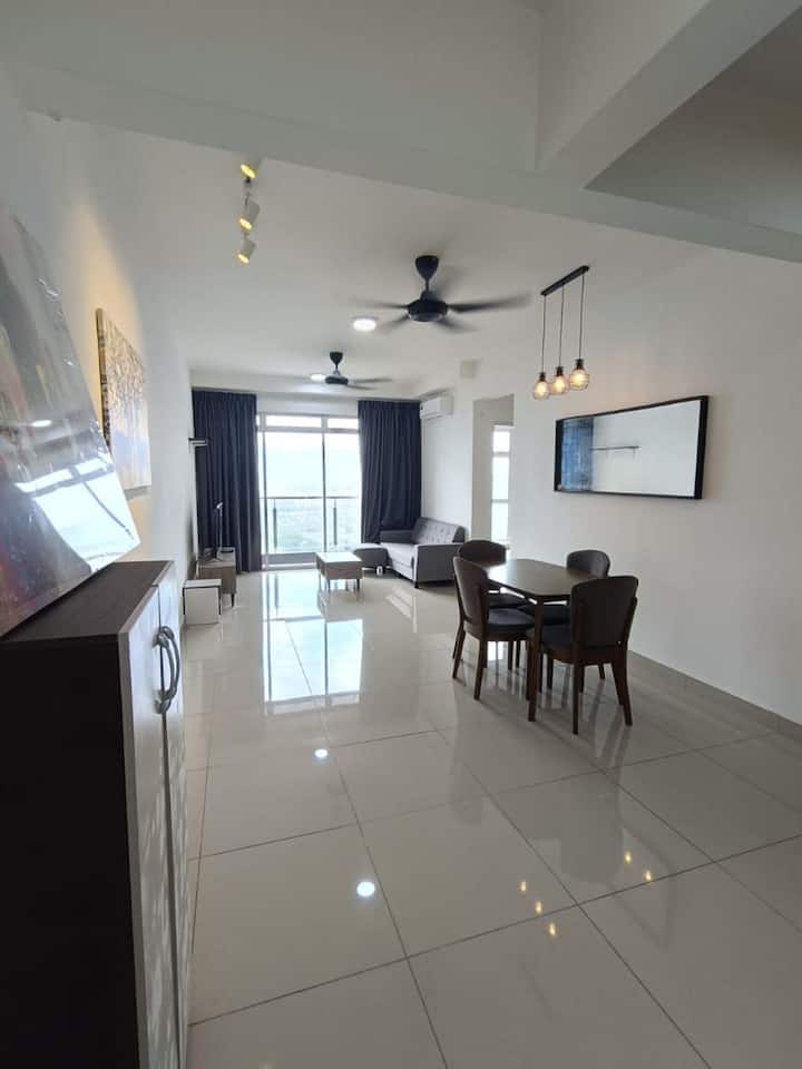 D'putra 6pax With Parking Jpo Senai Ioimall - Kulai