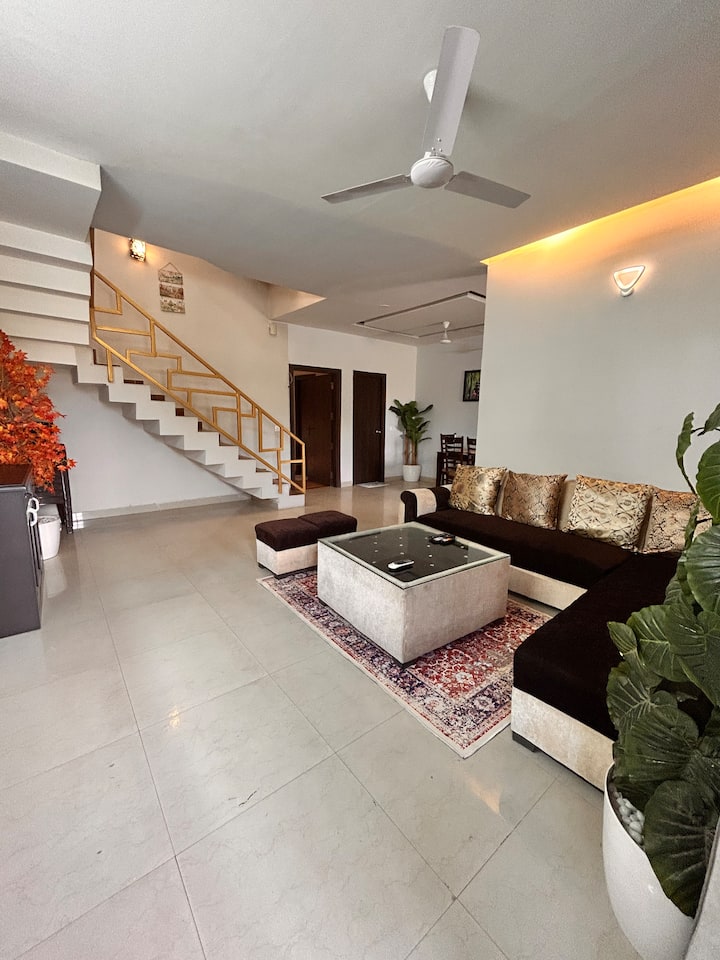 Cozy 3bhk Villa Near Premanand Ji And Prem Mandir - Vrindavan