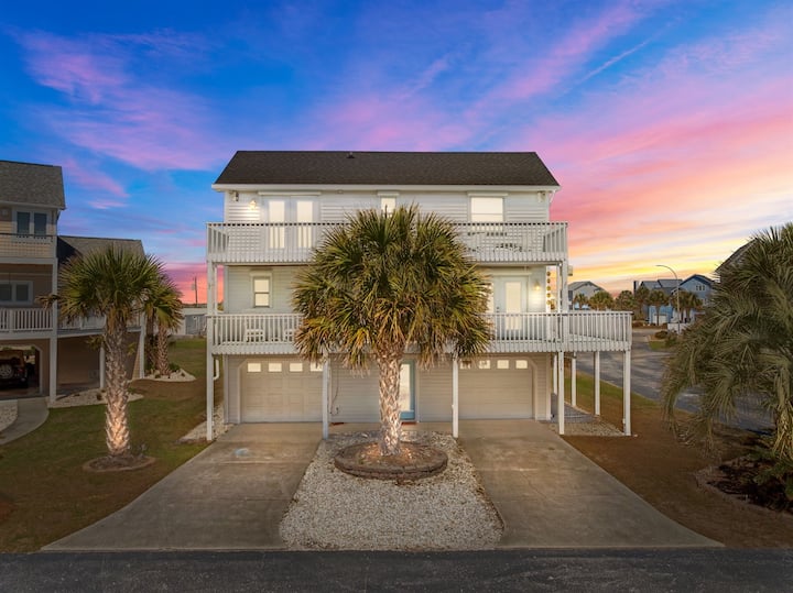 Golden Hour Getaway | Sleeps 12 | Pool + Beach - Beaufort, NC