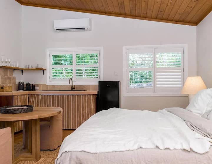 Sanctuary Spaces - Sunset Bungalow 101 - Byron Bay