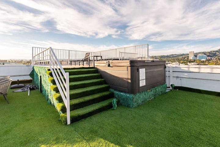 Beverly Hills Private Residence With Rooftop Jacuz - Beverly Hills, CA