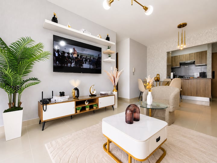 Golden Luxury Vacation Home With Balcony - Punta Cana