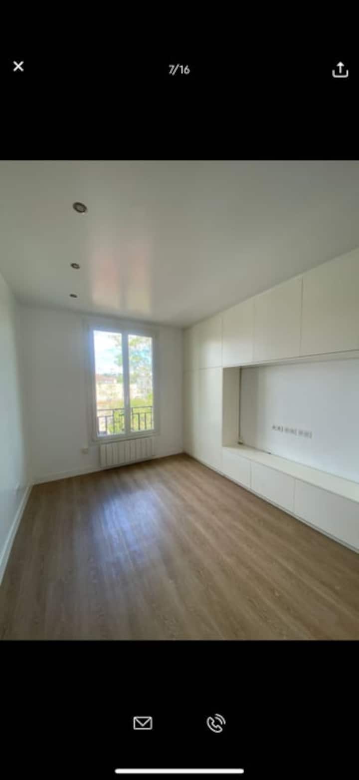 Joli Studio Calme Aux Portes De Paris - Suresnes