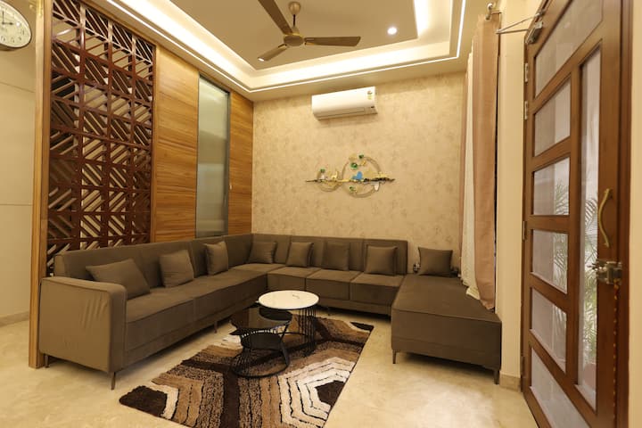 Luxury 4bhk Villa | Spacious & Elegant Stay - 齋浦爾