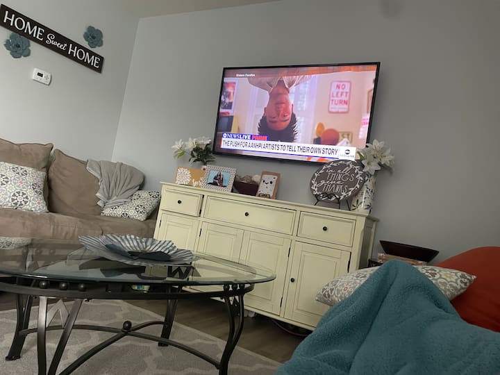 2 Bed Cozy Townhome - Lowell, IN