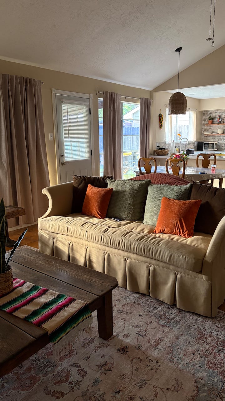 The Rustic Villa - Richmond, TX