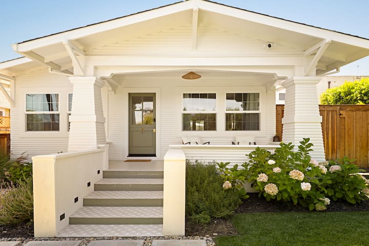 Dreamy Downtown Napa Bungalow - Napa, CA