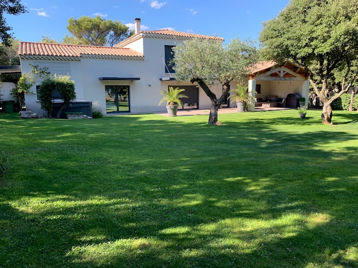 Villa Moderne Avec Piscine Et Vue Plaine, Ventoux - Bollène