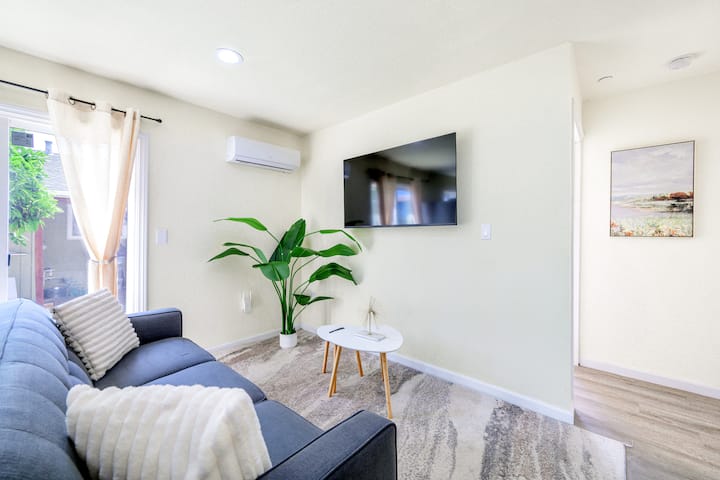 Modern New Home | San Lorenzo Stay - Castro Valley, CA