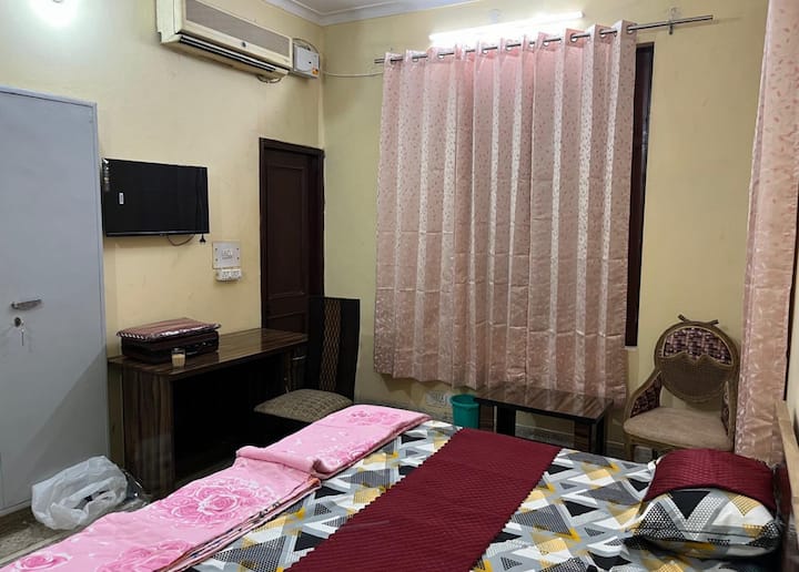 It’s Beautiful Peaceful Villa In Faridabad - Faridabad