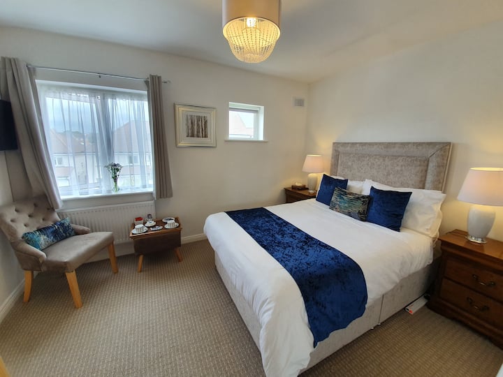 Quiet Double En-suite Room. Near Ug, Uhg & Center - Galway