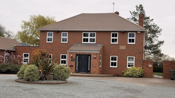 Willow House With Parking - Selby