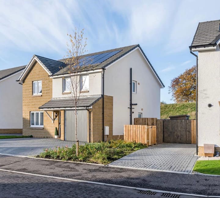 The Gilded Nest | Free Parking & Wi-fi | Trains - Motherwell