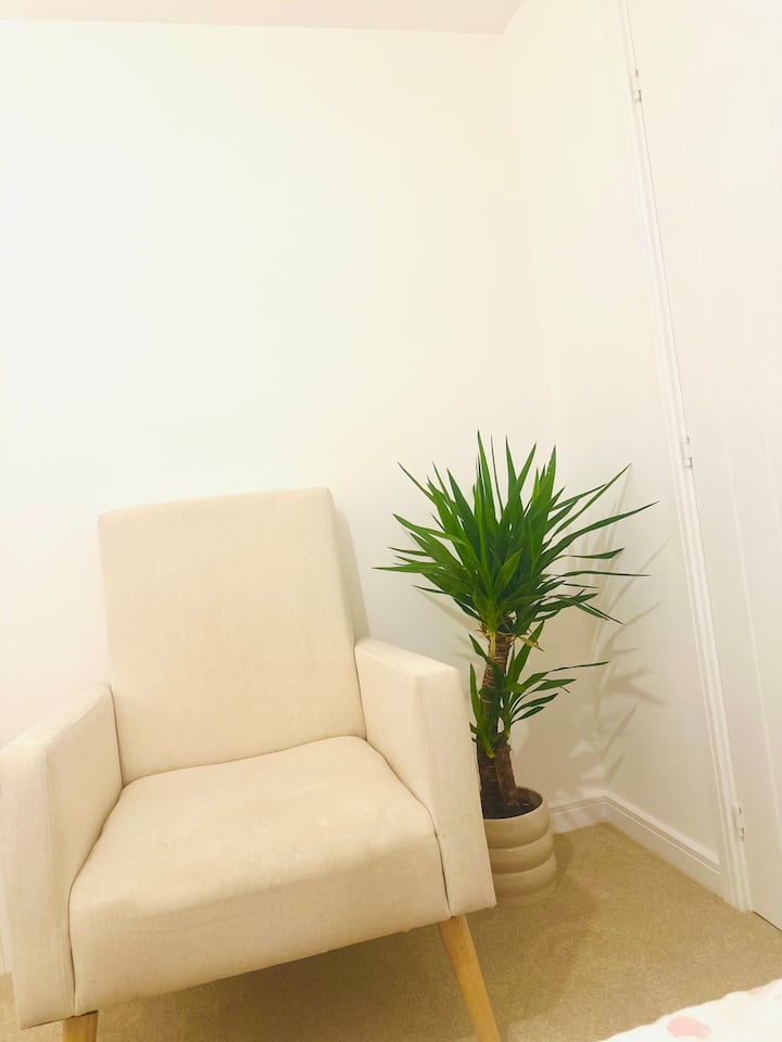 Gilded Nest | A Room In House | Detached Bathroom - Motherwell