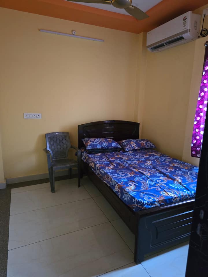 Room In Rk Vididhillu - East Godavari