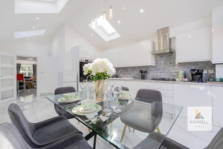 Bright Central Windsor Stay |3br |2.5 Bath - Slough