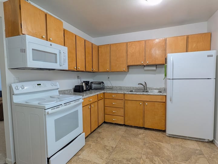 Top Floor 2 Bed 1 Ba Near Airport - Anchorage, AK
