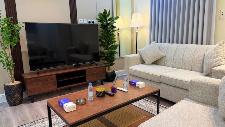 استديو انيق بسرير ماستر وجلسه جانبيه (دخول ذكي) - Arabia Saudita