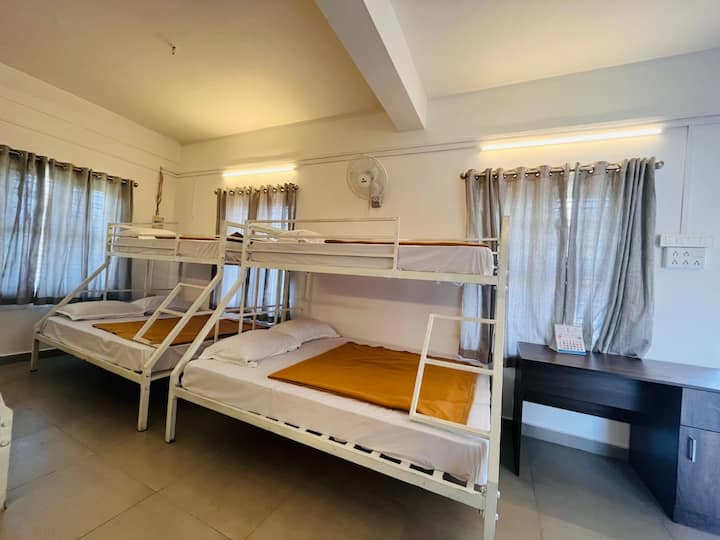 Dormitory In Munnar - Munnar