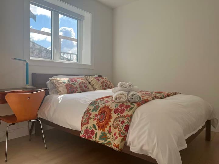 Cozy Retreat Near Burnaby Lake - New Westminster