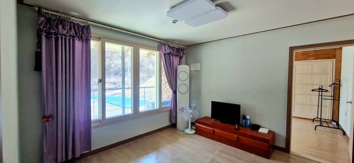 동면펜션 2층-테라스 이용, 무료 숯불 바베큐 - 충주시