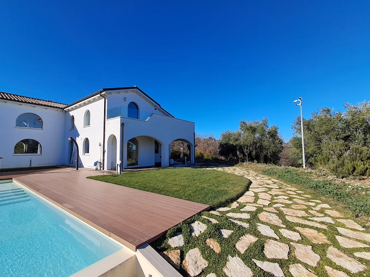 Villa Degli Olmi - Infinity Pool & Sea View - San Benedetto del Tronto