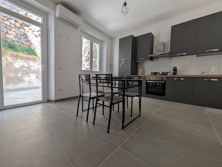 Dimora Tra Le Mura - Courtyard On Medieval Walls - Gonnesa