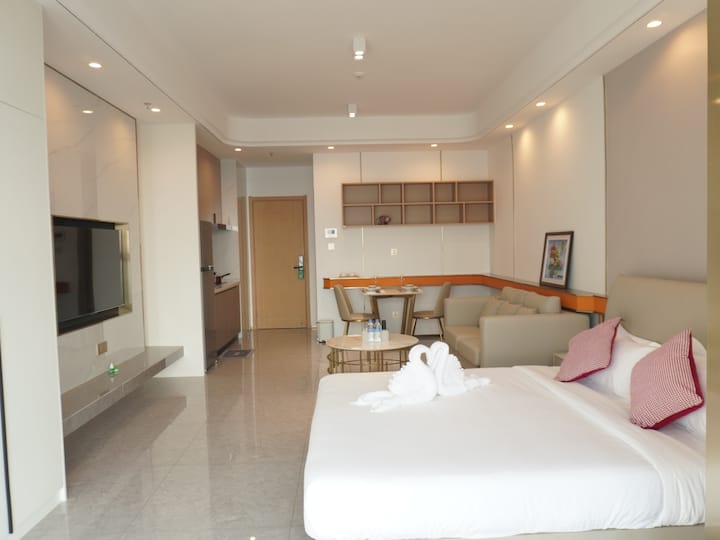 High Floor Studio | River View | Pool & Gym - Cambodia