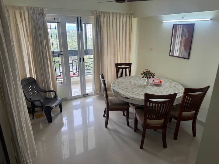 Peaceful 2bhk Near Jubilee Hospital | Balcony View - Thrissur