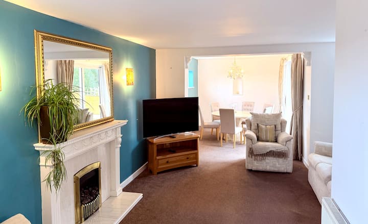 Stylish 2-bed Home | Views & Free Parking - Nottingham
